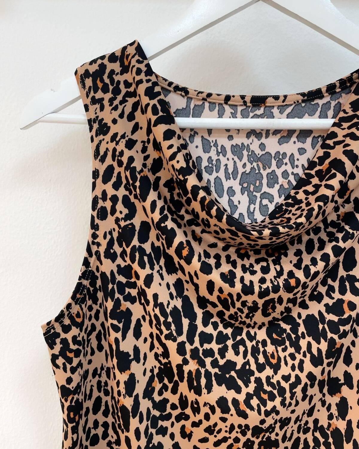 Musculosa buche animal print | Distrito Moda
