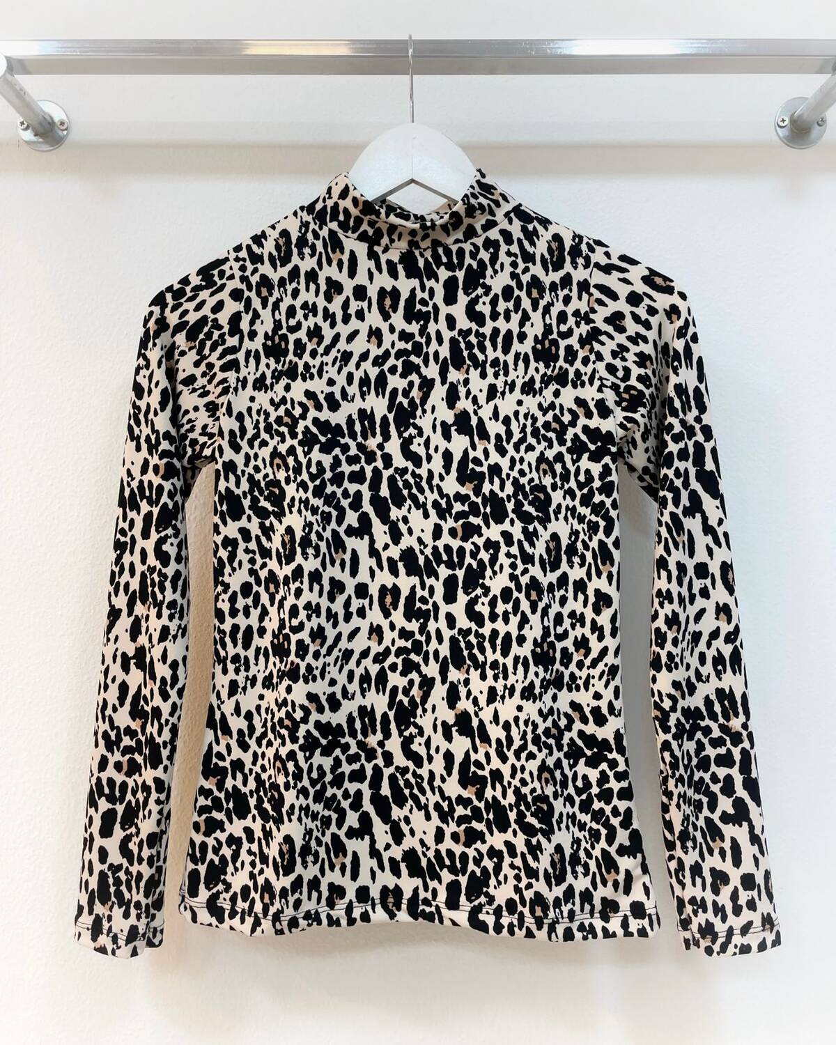 Polera animal print | Distrito Moda