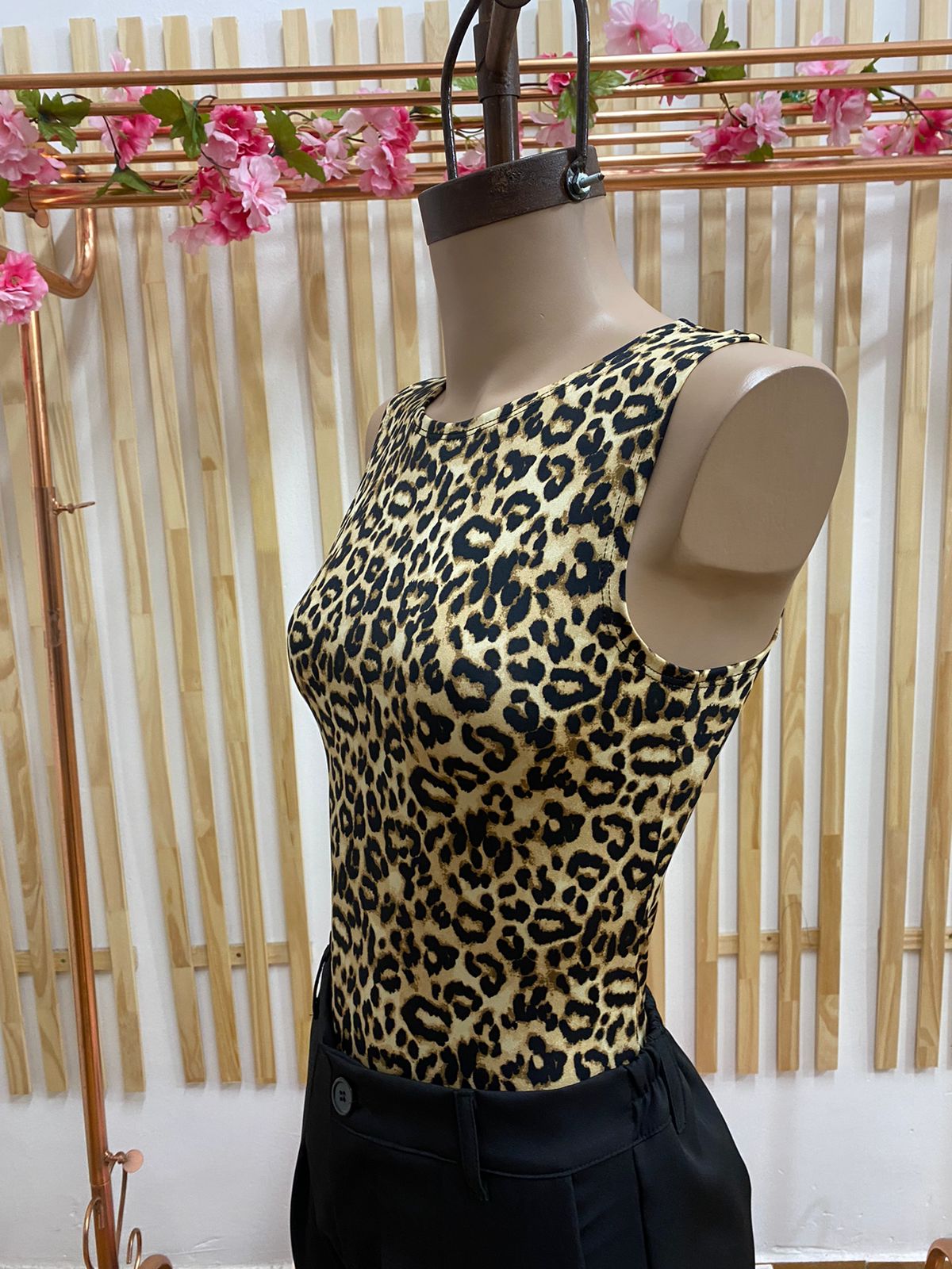 BODY ANIMAL PRINT CON BROCHES PARA PRENDER. | Distrito Moda